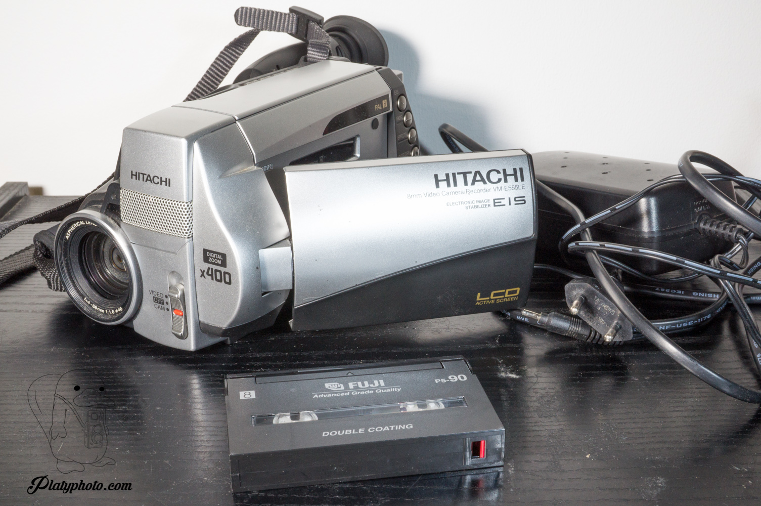 Hitachi VM-E555LE Camescope 8mm - Platyphoto
